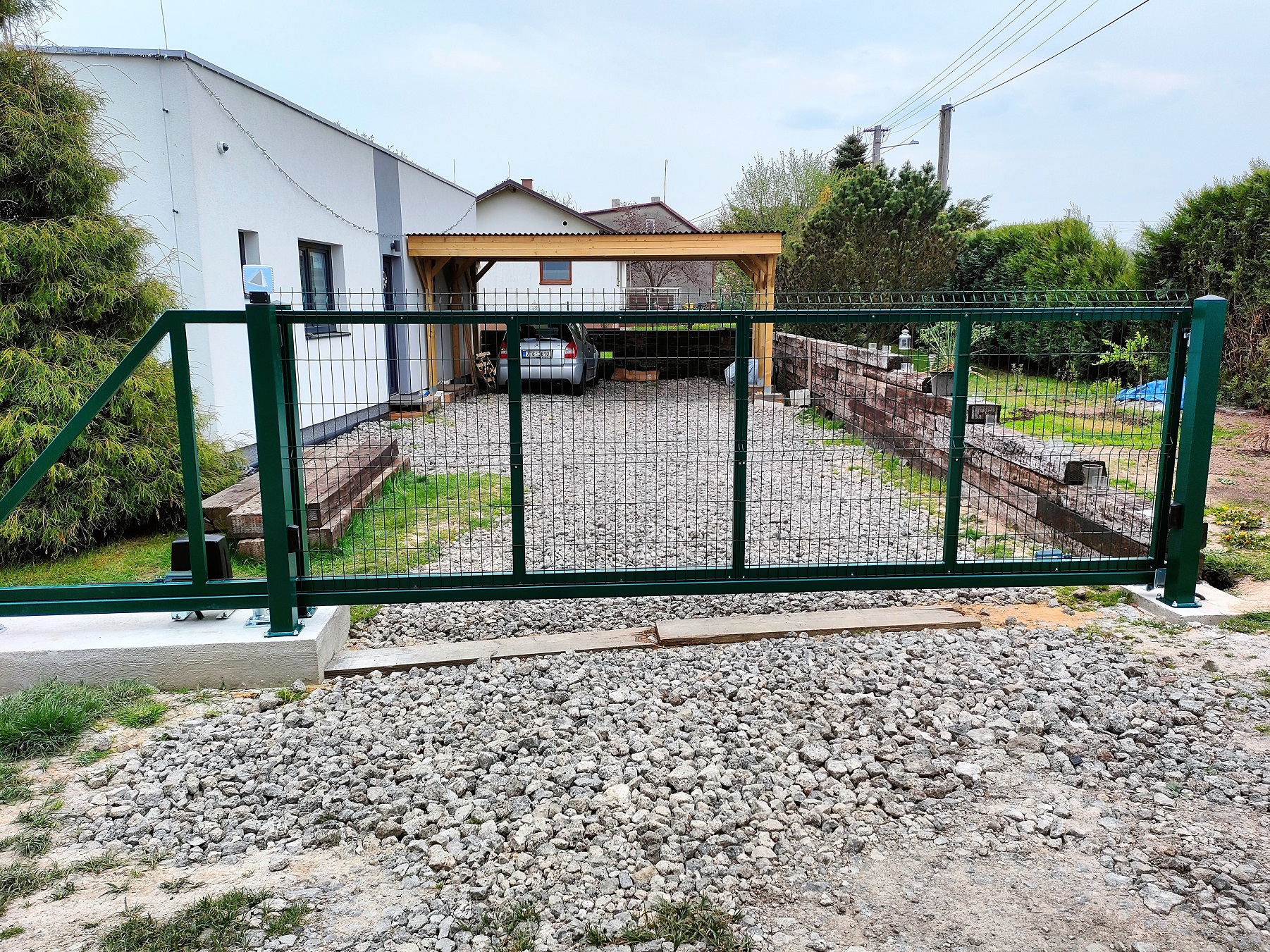 Samonosná posuvná brána s 3D pletivem Vratimov