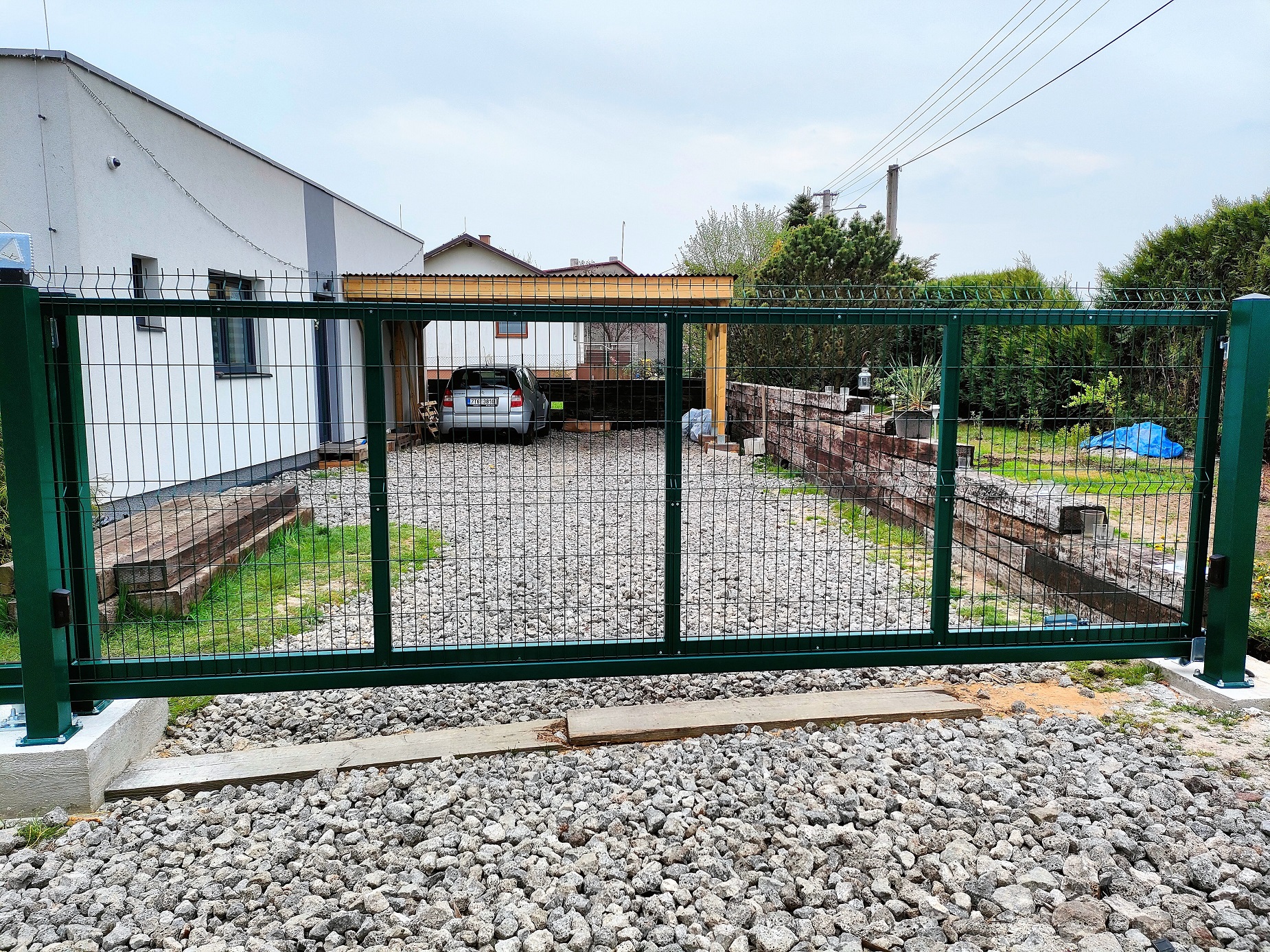 Samonosná posuvná brána s 3D pletivem Vratimov